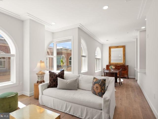 625 Slaters Lane # 401
