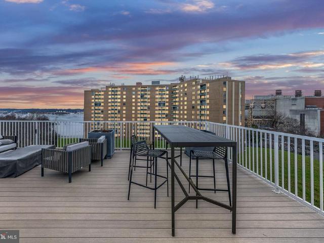 625 Slaters Ln # 404