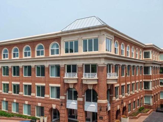 625 Slaters Ln #104, Alexandria, VA 22314
