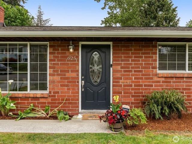 625 SW 127th St, Seattle, WA 98146