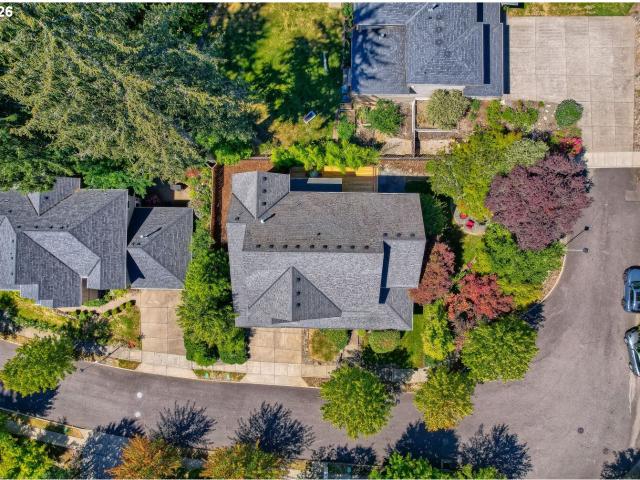 625 sw comus ct