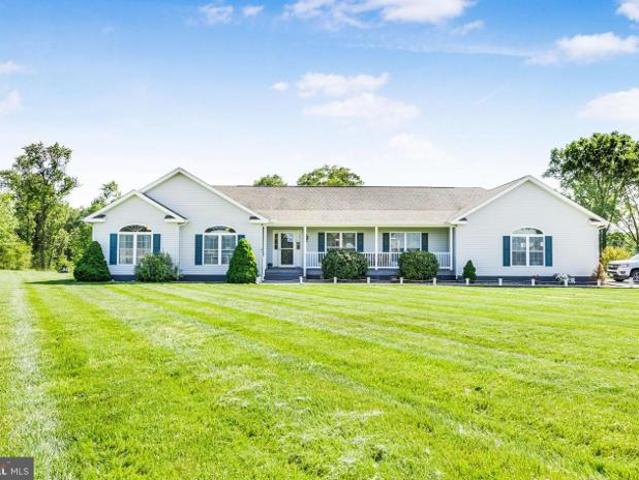 625 Parham Point Rd, Hague, VA 22469