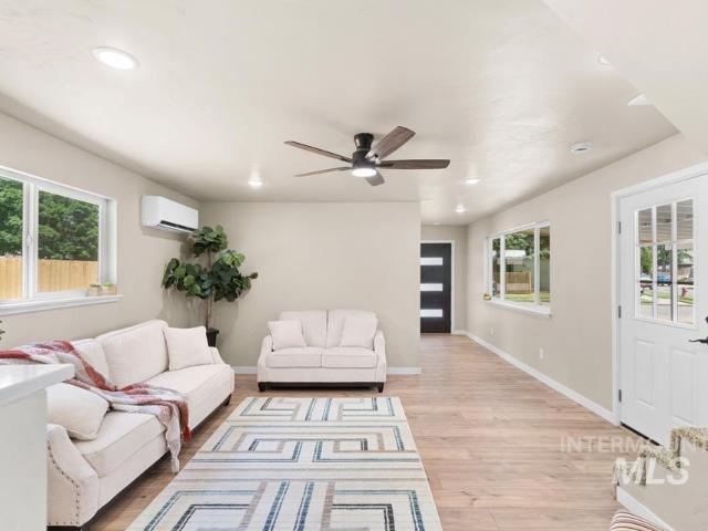 625 W 6th Street