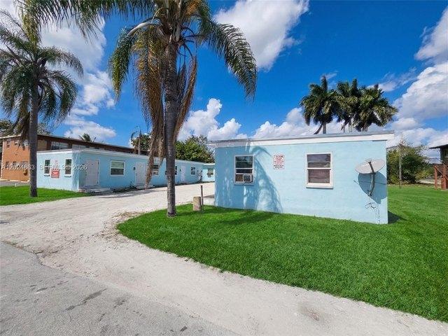 625 W Avenue A, Belle Glade, FL 33430
