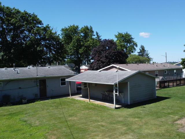 625 W Blue Street