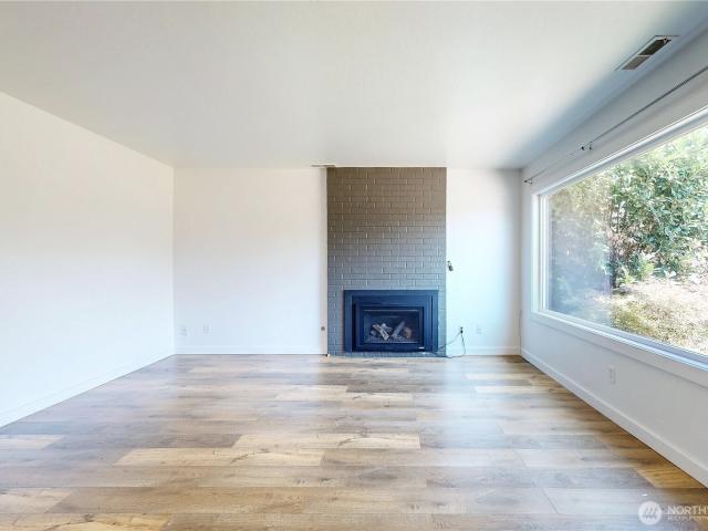 625 White Street