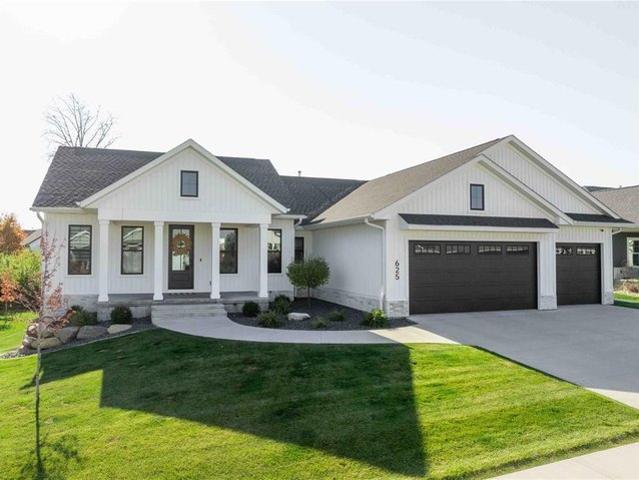 625 Williams Dr, Marion, IA 52302