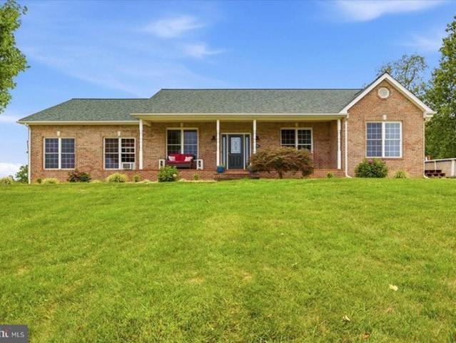 6264 Middle Rd, Stephens City, VA 22655