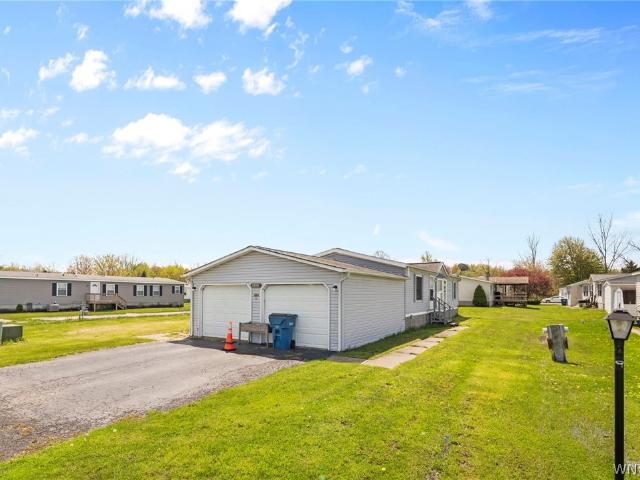6266 Bayview Station