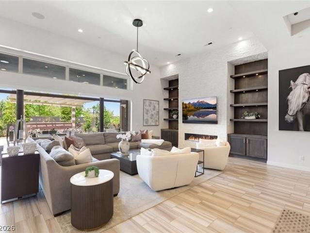 6268 Petroglyph Ave, Las Vegas, NV 89135