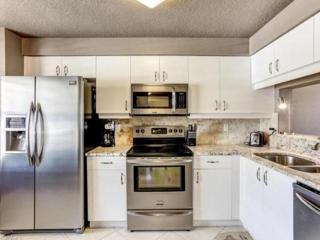 6260 Huntington Lakes Cir #102, Naples, FL 34119