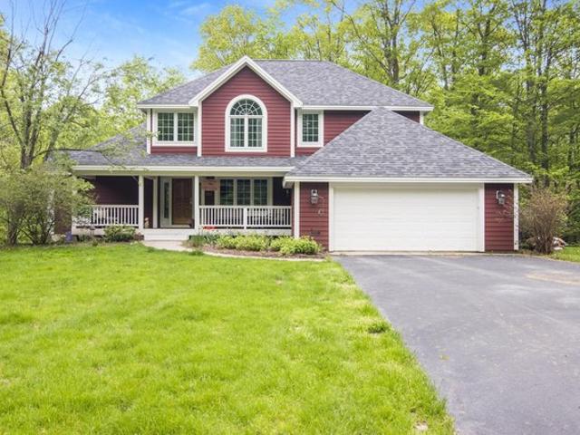 6261 S Westwood Pkwy, Suttons Bay, MI 49682