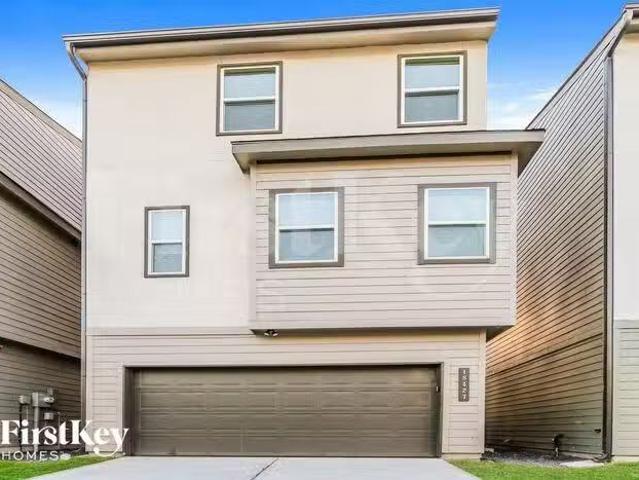 62635993 18427 Idyllic Aly