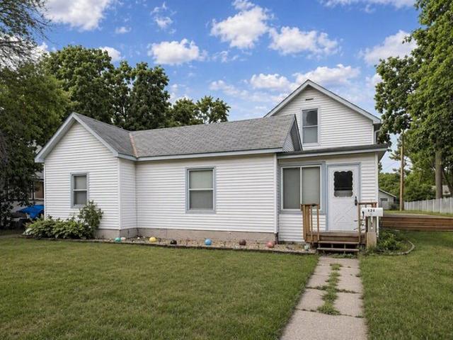 626 6th St W, Hastings, MN 55033