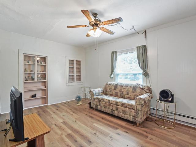 626 6th Street W