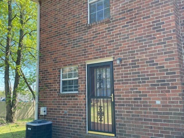 626 Castlegate Dr