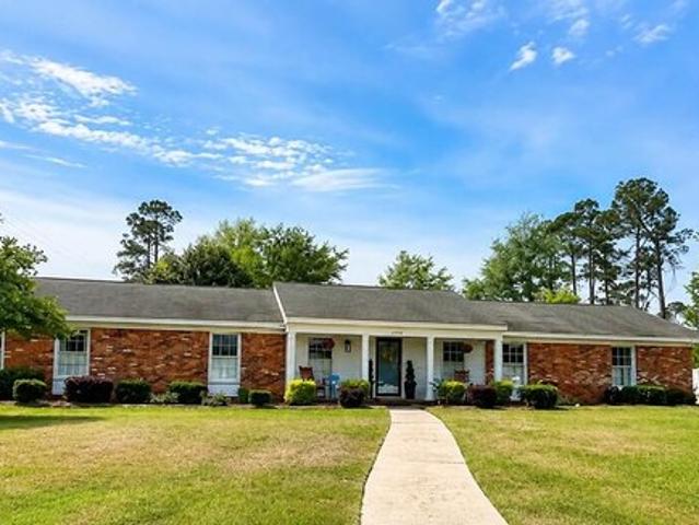 626 Briarwood Rd, Douglas, GA 31533