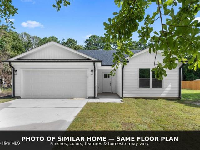 626 Bright Harvest Dr, Maysville, NC 28555