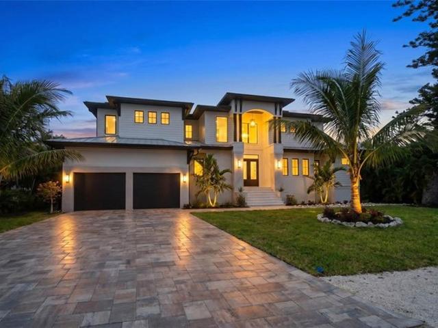 626 Buttonwood Dr, Longboat Key, FL 34228
