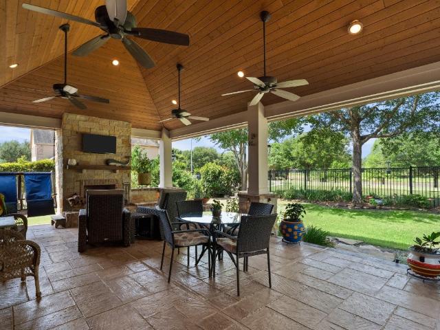626 Dalton Ln, Sugar Land, TX 77479 | MLS #72074 | Compass
