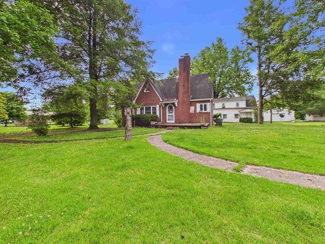 626 Franz Dr, Worthington, KY 41183