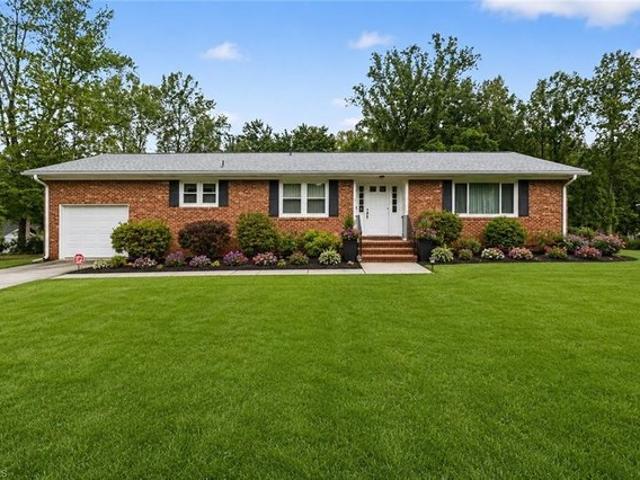 626 Kenneth Rd, Greensboro, NC 27455