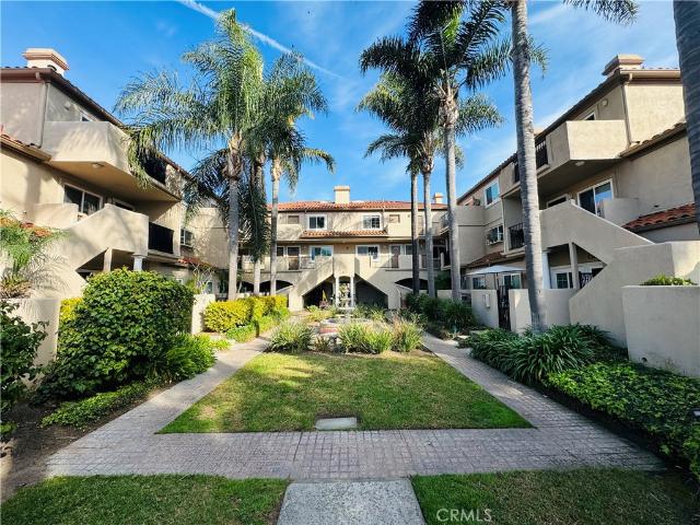 626 Lake St, Unit 37, Huntington Beach, CA 92648 | MLS #OC26087 | Compass