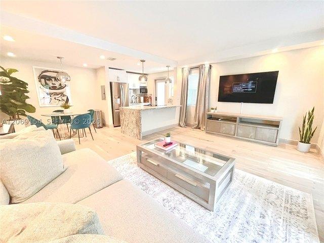 626 Meridian Ave Apt 1, Miami Beach, FL 33139