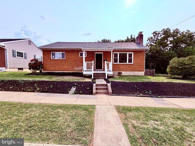 626 S Locust St, Elizabethtown, PA 17022