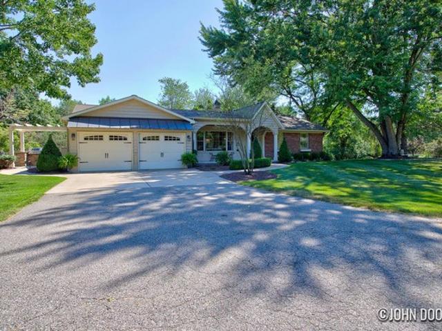 626 Spaulding Ave SE, Ada, MI 49301