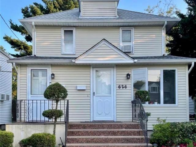 626 Stewart Avenue