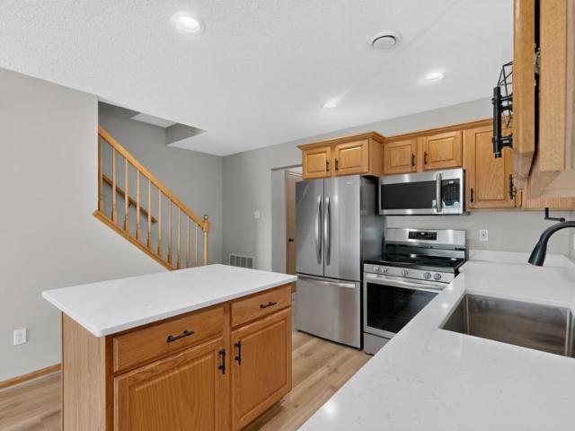 626 Pointe Court SW