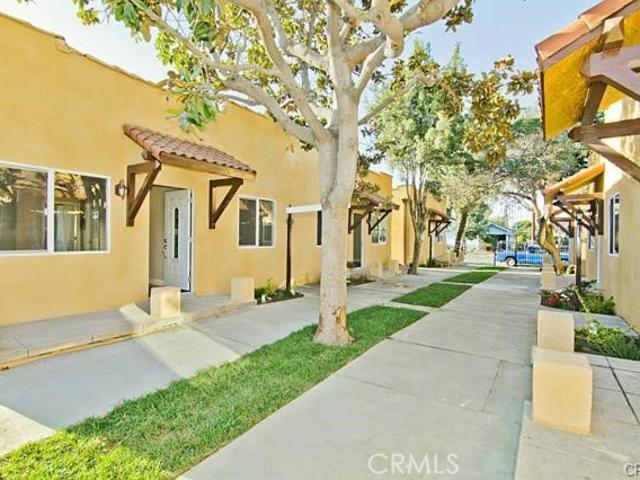 626 W 59th Pl, Los Angeles, CA 90044 | MLS #CV25133
