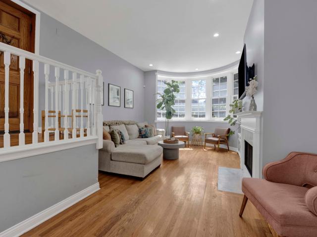 626 W Wrightwood Avenue # 1E