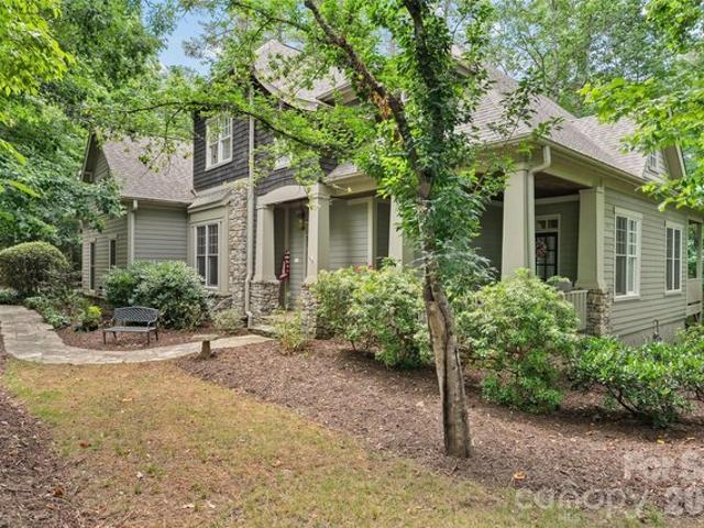 626 Wickhams Fancy Dr, Biltmore Lake, NC 28715