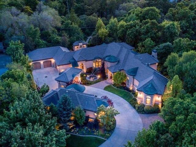 6274 S Oles Ln, Holladay, UT 84121
