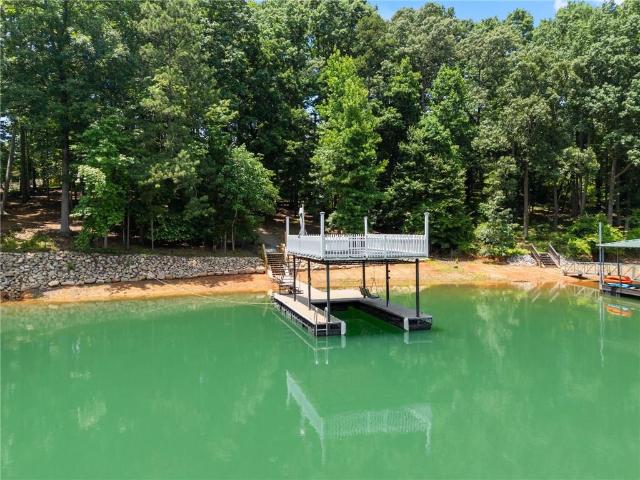 6277 Lakeview Drive