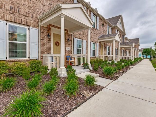 6273 Parker Blvd, North Richland Hills, TX 76180
