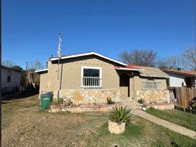 627 Bexar Dr