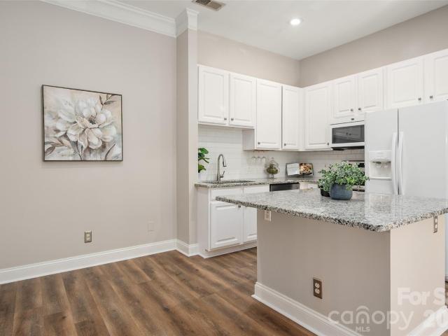 627 Garden District Dr, Charlotte, NC 28202 | MLS #4401
