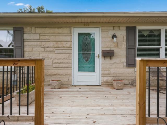 627 Greenbriar Drive