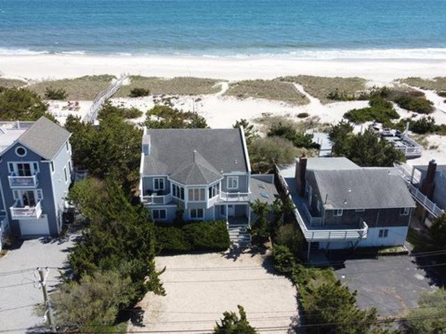 627 Dune Rd, Westhampton, NY 11977
