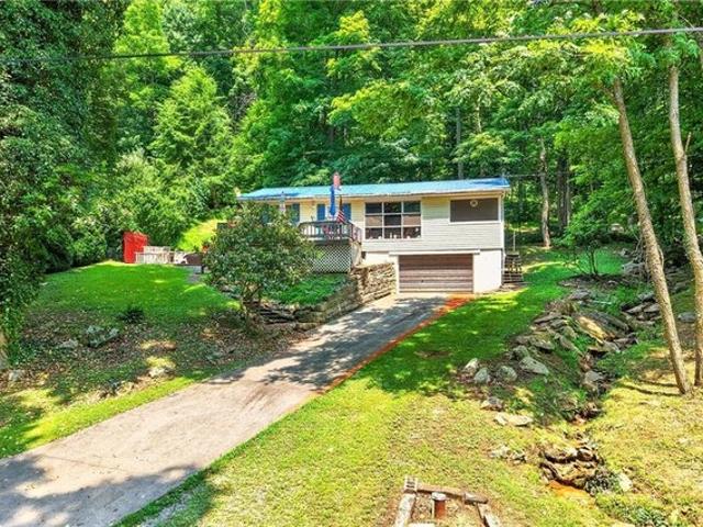 627 E Lakeview Rd, Confluence, PA 15424
