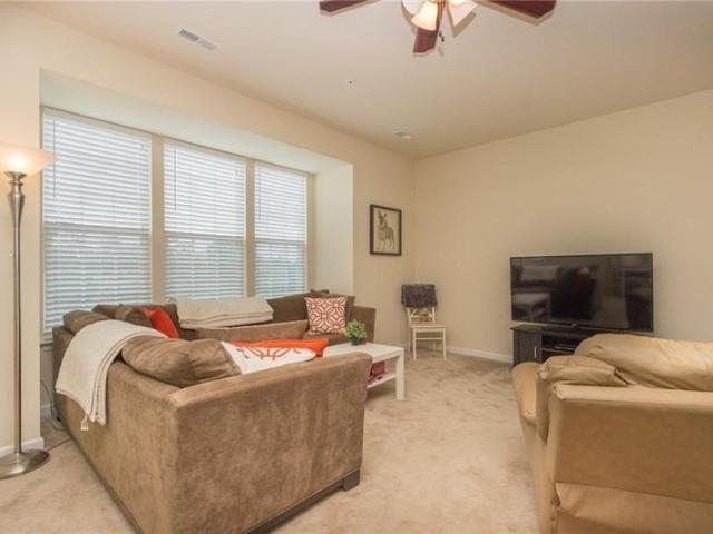 627 Edison Dr