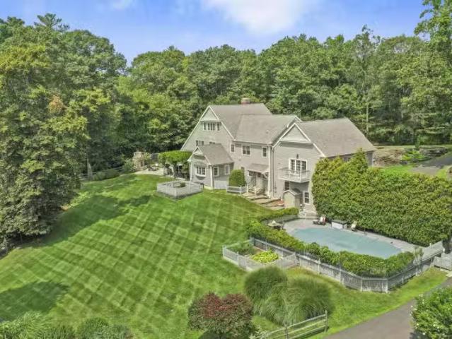627 HOYDENS HILL RD, FAIRFIELD, CT 06824 Single Family Residen.