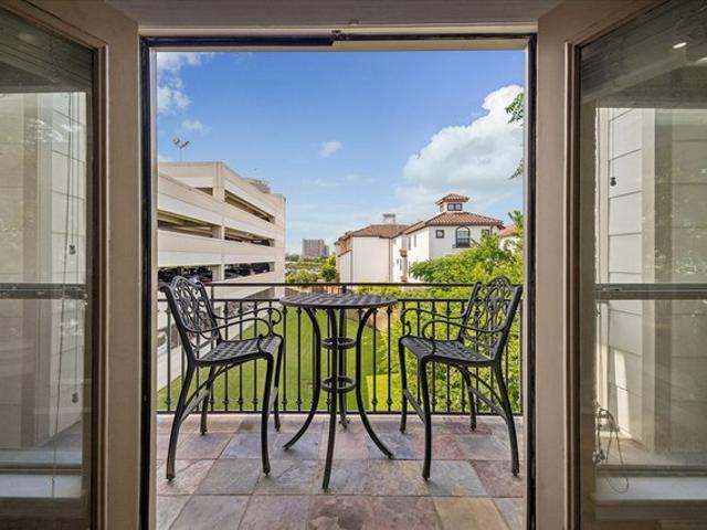 627 Hartman St, Houston, TX 77007
