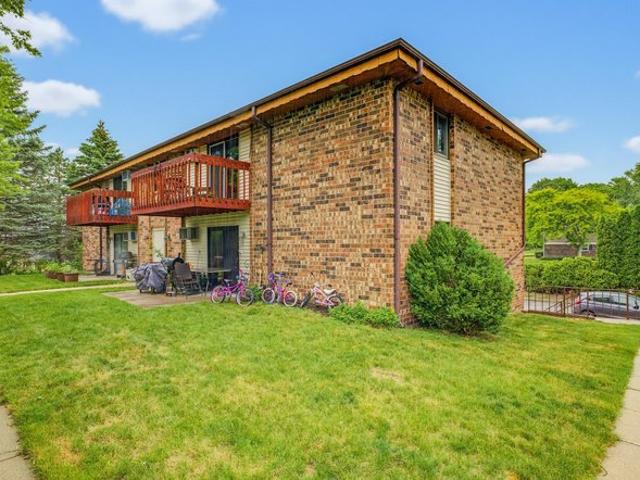627 Hartridge Dr Unit D, Hartland, WI 53029