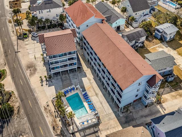 627 North Waccamaw Dr. 204