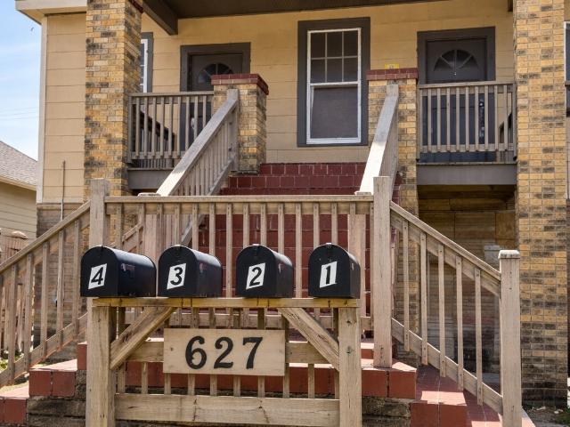 627 Sealy Ave, Galveston, TX 77550 | MLS #27850 | Compass