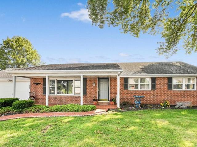 627 Pine Hill Rd, Lititz, PA 17543